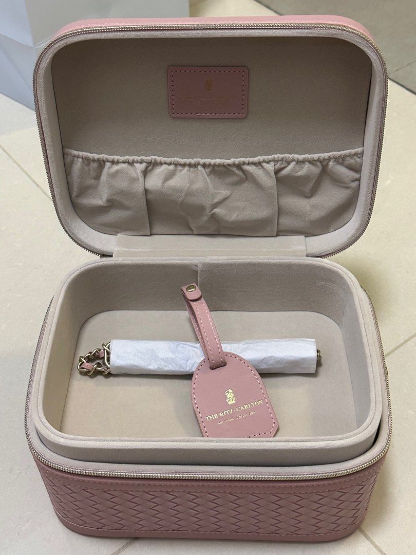 Ritz Carlton pink mooncake box , Women's Fashion, Jewelry & Organisers ...