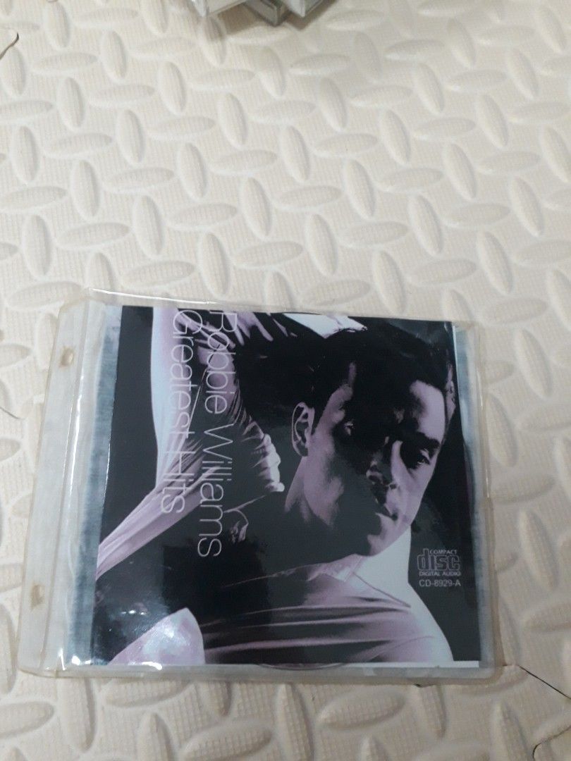 Robbie Williams Greatest Hits, Hobbies & Toys, Music & Media, CDs ...