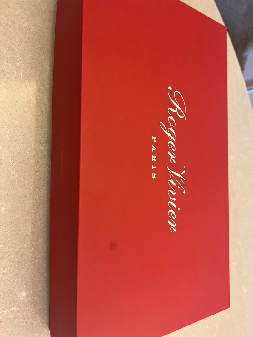 Roger Vivier boot, 名牌, 鞋及波鞋 - Carousell