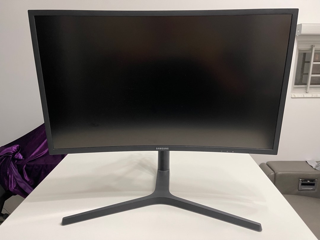 Samsung QLED 4K monitor (C27HG70QQC), 電腦＆科技, 電腦周邊及配件, 電子屏幕 - Carousell