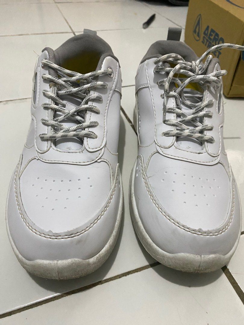 Sepatu aero street, Fesyen Wanita, Sepatu di Carousell