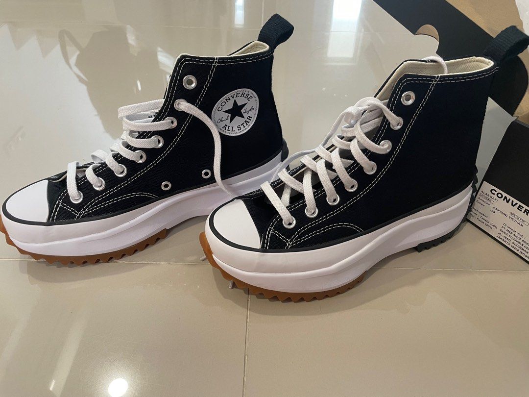 Sepatu Converse run star hi, Fesyen Pria, Sepatu , Sneakers di Carousell