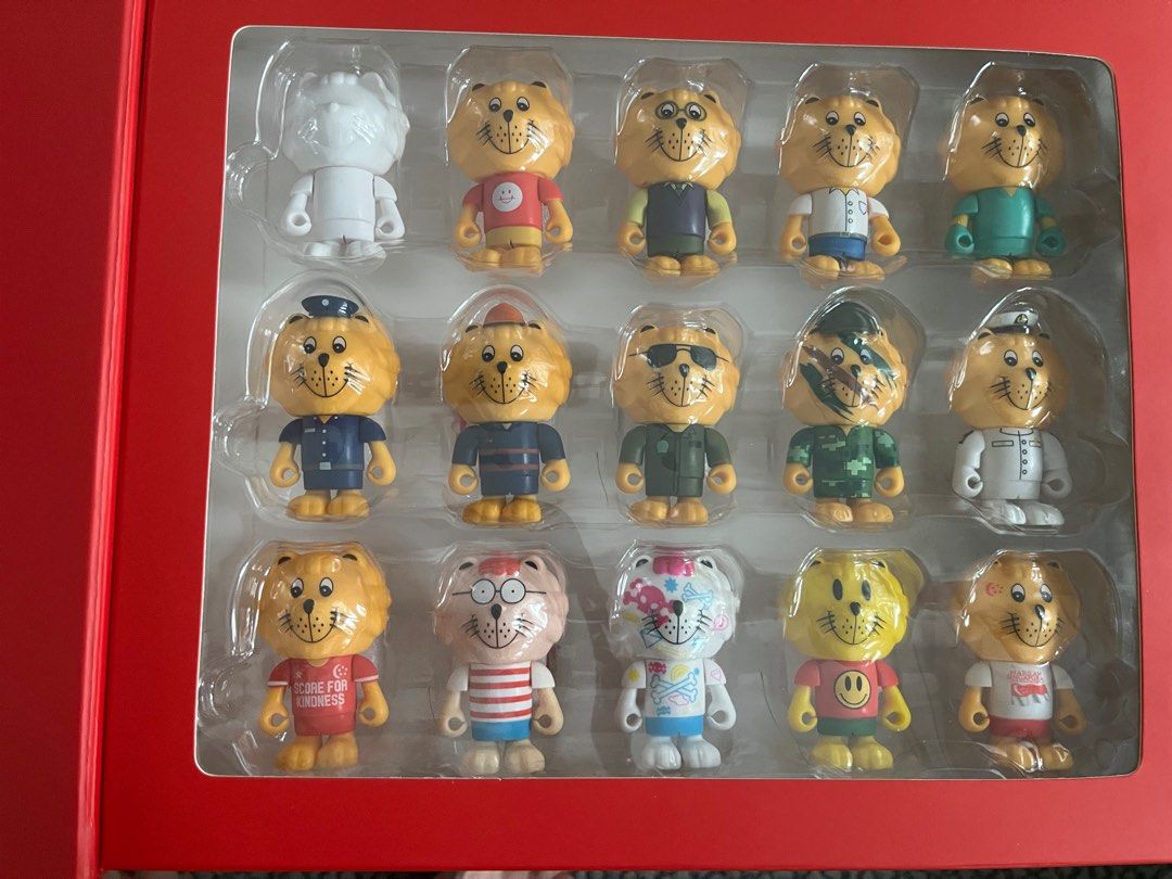 SG50 NDP Singa Courtesy Lion Commemorative Box Set, Hobbies & Toys ...