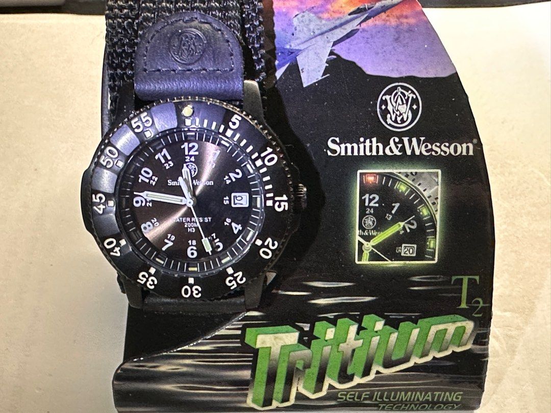 Smith & Wesson H3 tritium diver, Luxury, Watches on Carousell