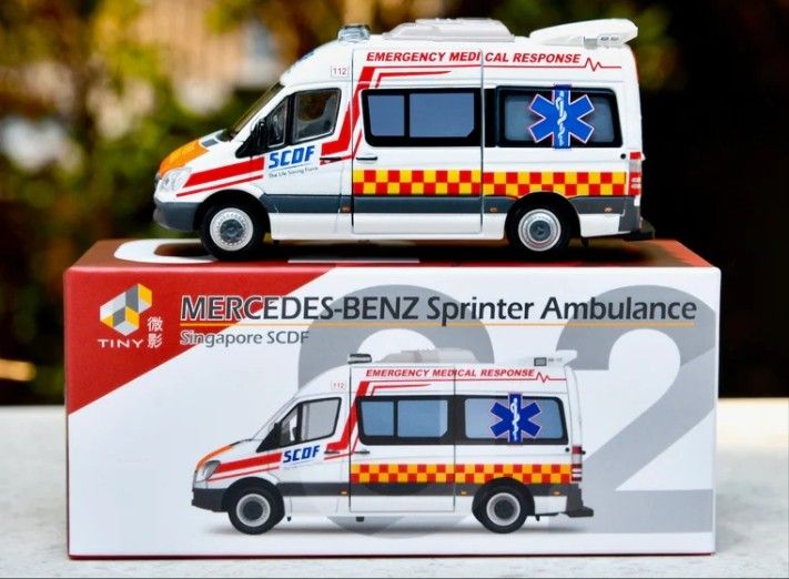 Tiny 1/64 5th Generation SCDF Ambulance with custom blinkers, Hobbies & Toys, Toys & Games on ...