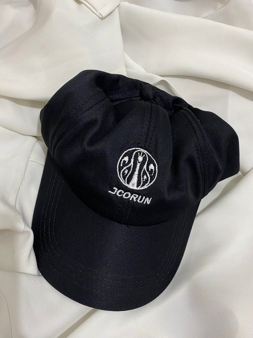 Topi lari jco run 2023, Fesyen Pria, Aksesoris, Topi di Carousell