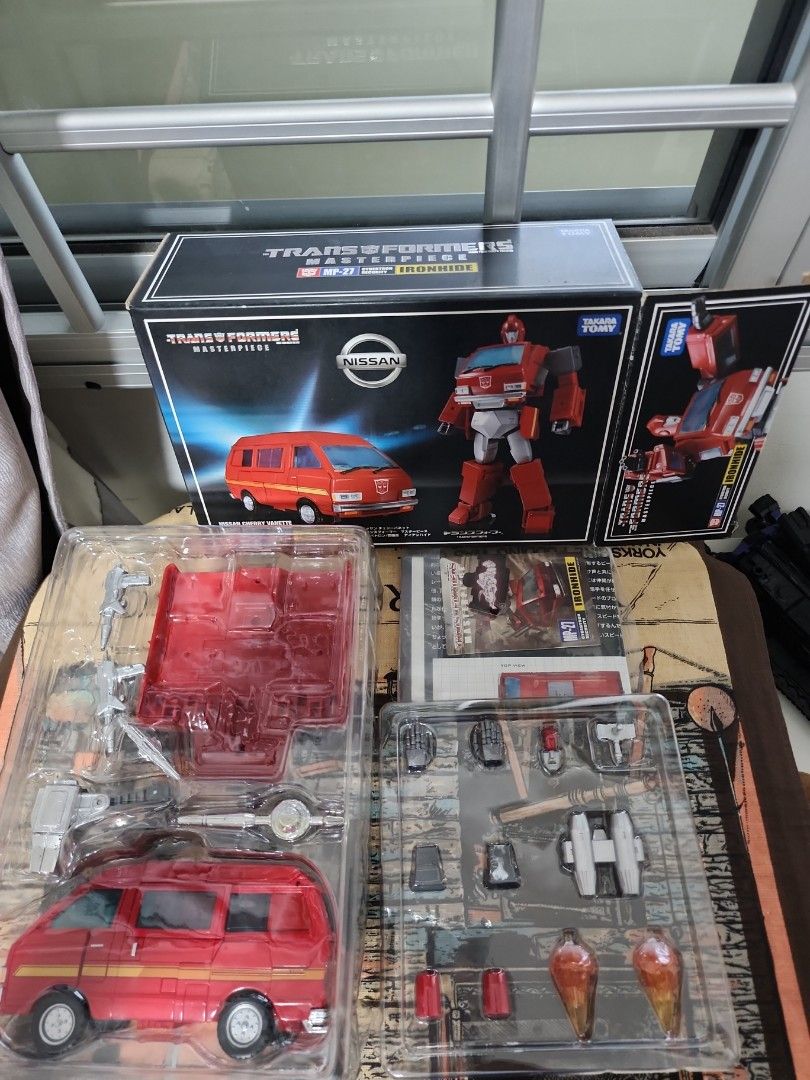 Transformers Masterpiece Ironhide (MP-27) and Rachet (MP-30), Hobbies ...