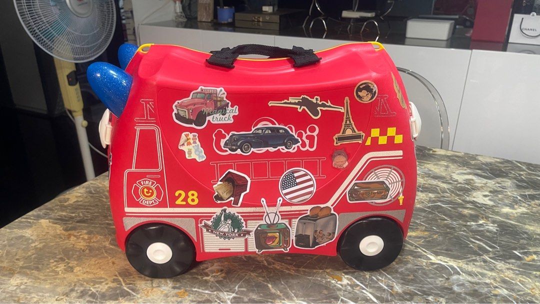 Trunki Fire engine frank, Hobbies & Toys, Travel, Luggage on Carousell