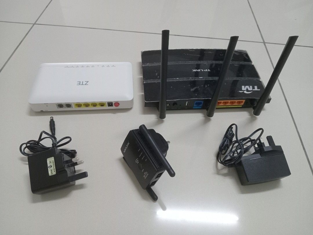 Unifi Modem, WiFi Router and Repeater, Computers & Tech, Parts ...