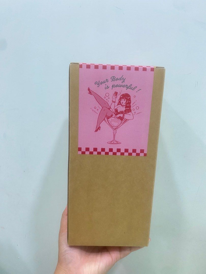 VVdouble X 黃小愛聯名限量冷水杯 全新, 哩哩扣扣, 其他在旋轉拍賣