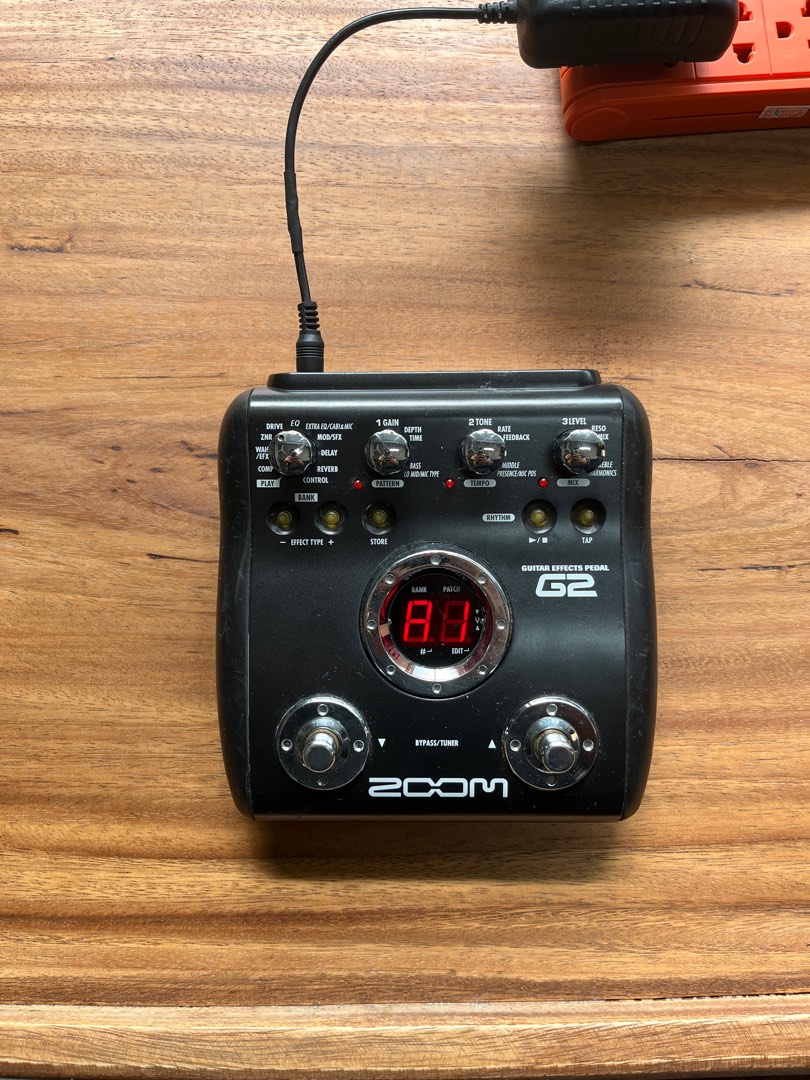 Zoom G2 Guitar Multieffects pedal, Hobbies & Toys, Music & Media ...