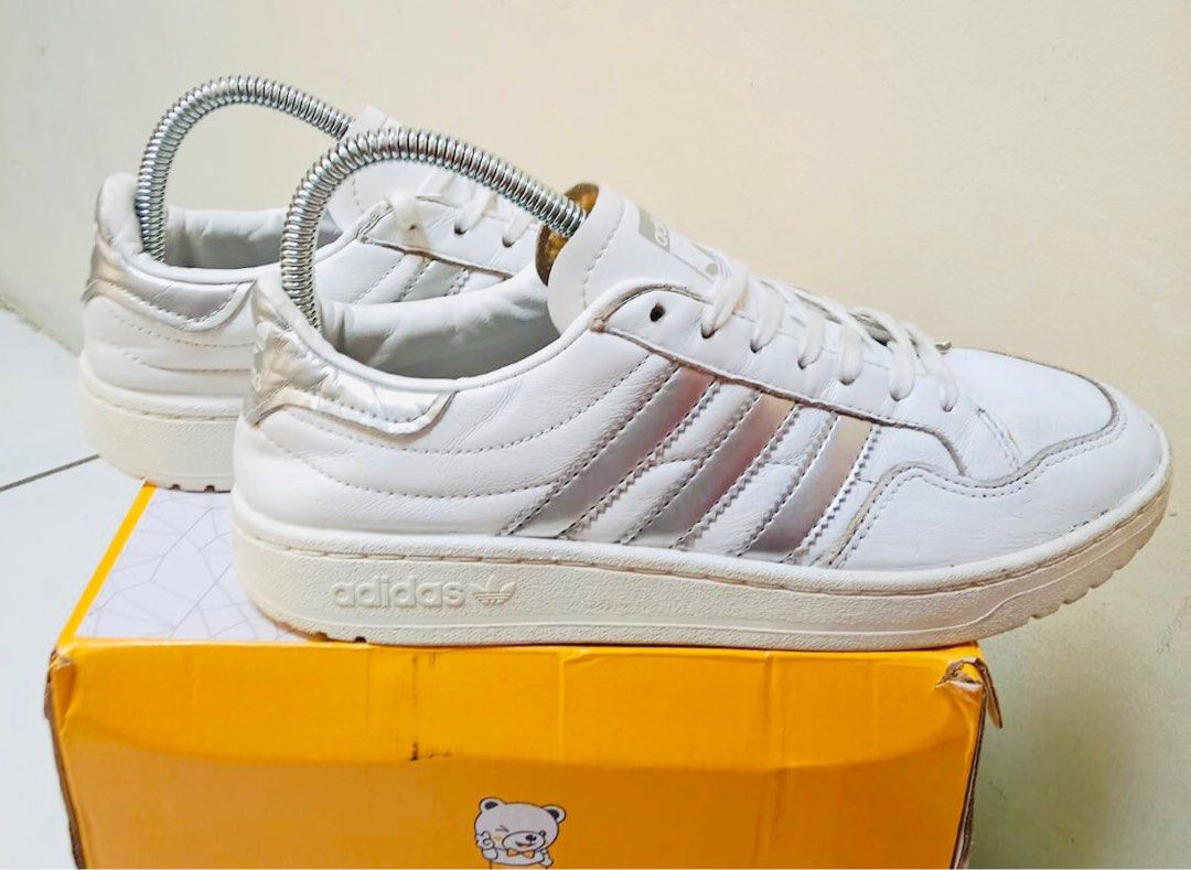 Adidas keren istimewa, Fesyen Wanita, Sepatu di Carousell Adidas keren istimewa, Fesyen Wanita, Sepatu di Carousell
