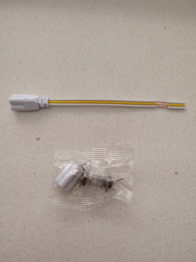 Akira T5 LED 22W (1 tube 3 colours), Furniture & Home Living, Lighting ...