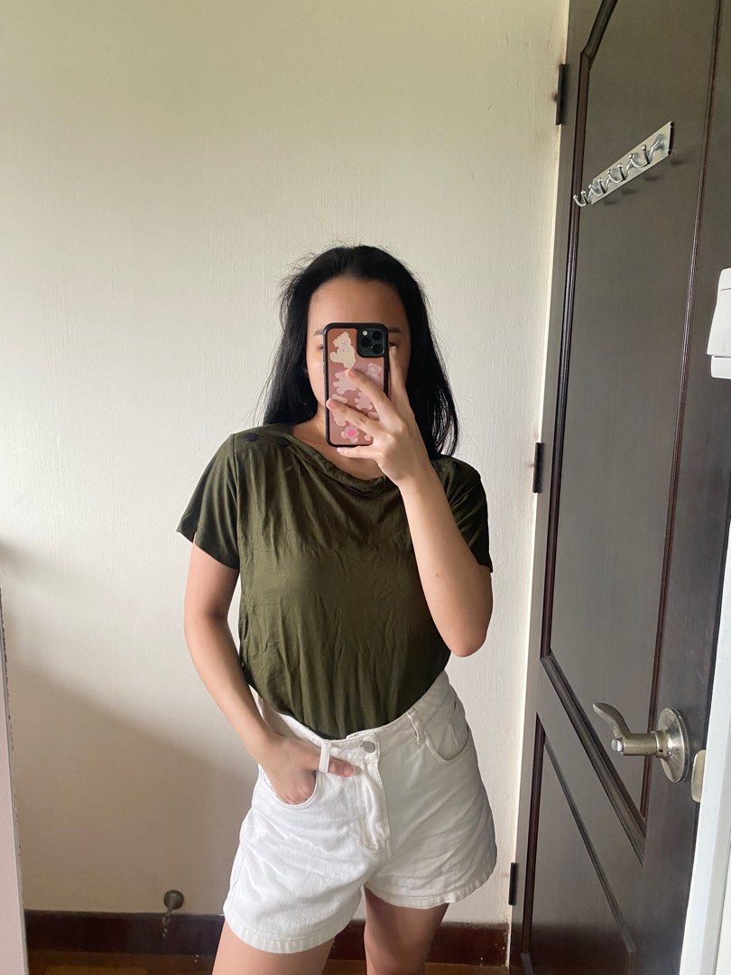 army green basic tee, Women's Fashion, Tops, Shirts on Carousell