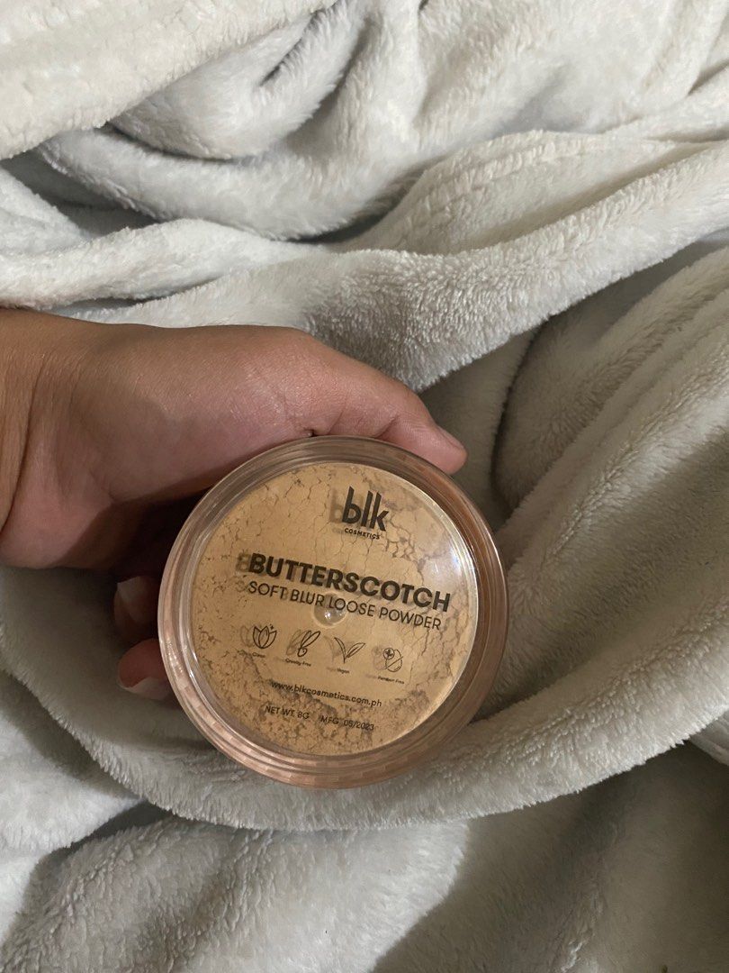 BLK blur loose powder, Beauty & Personal Care, Face, Makeup on Carousell