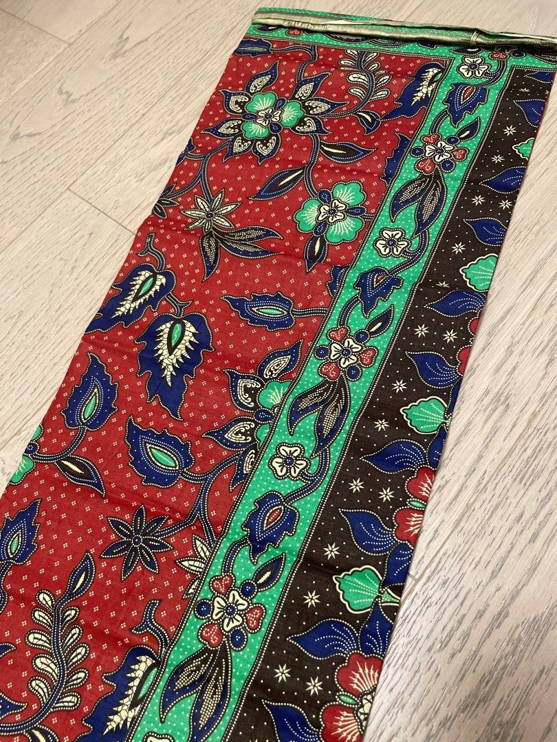 BN Batik Sarung Daun Mas, Women's Fashion, Muslimah Fashion, Baju ...