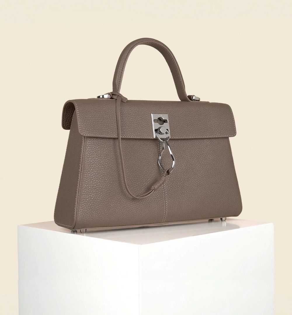 Cafune Stance Bag Brownstone, Luxury, Bags & Wallets on Carousell