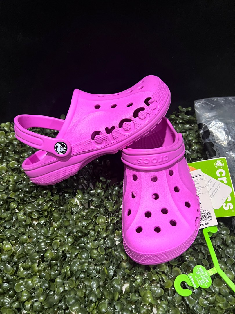 Crocs Baya Clog Party Pink M4 / W6, Women's Fashion, Footwear, Slippers ...