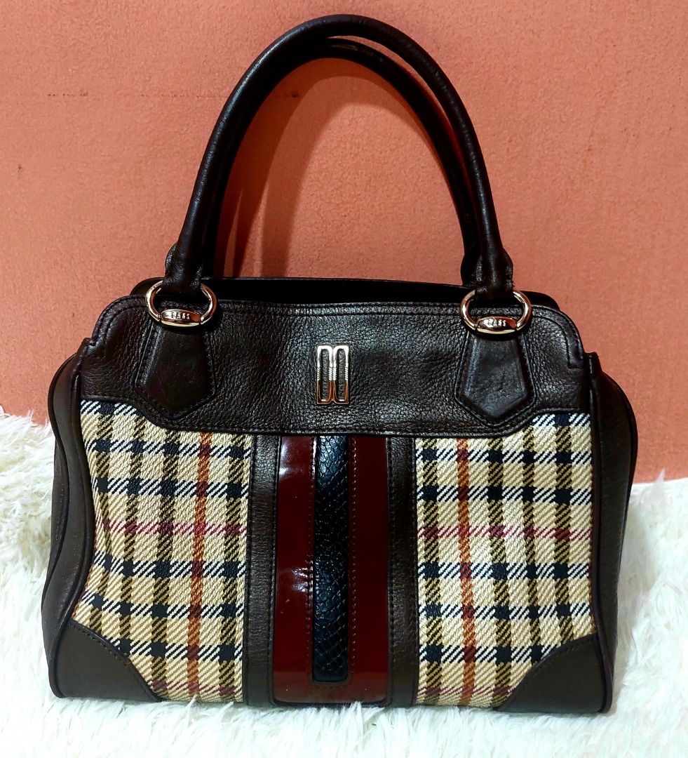 Daks, Women's Fashion, Bags & Wallets, Tote Bags on Carousell