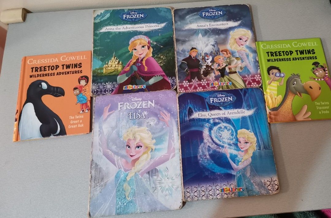 Disney Frozen Book Set + 2 Free Happy Meal Readers Book, Hobbies & Toys ...