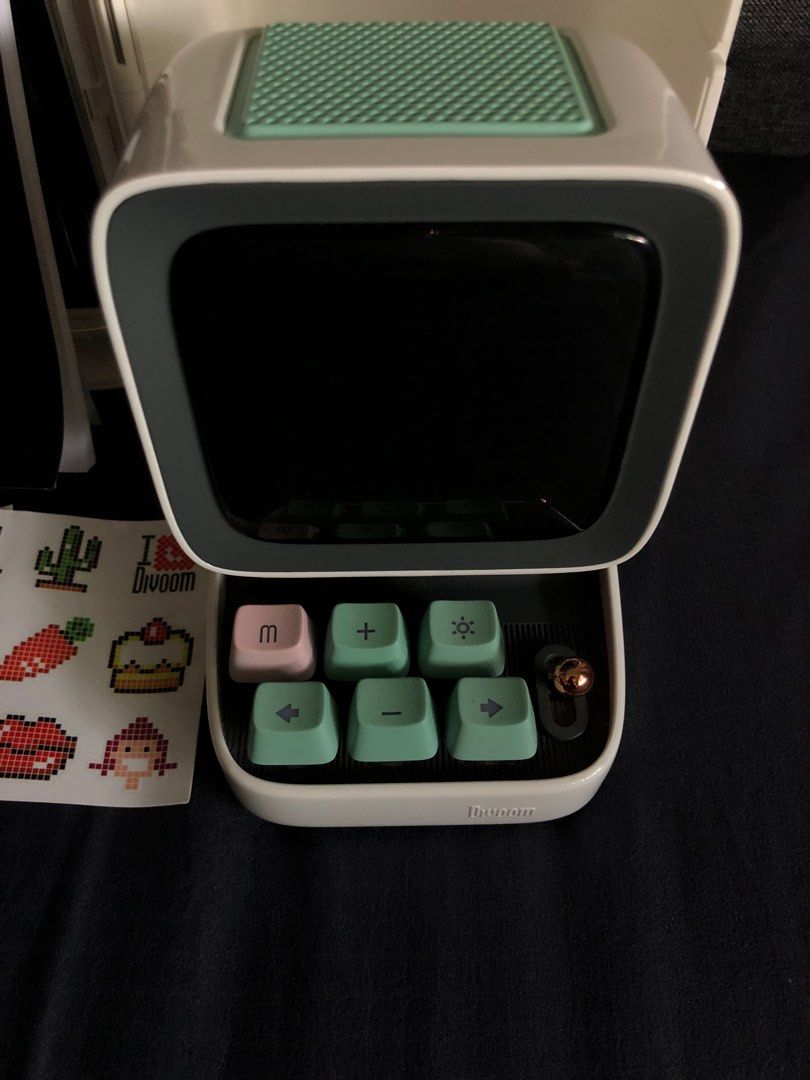 Divoom Ditoo Plus Pixel Art Speaker, Audio, Soundbars, Speakers ...