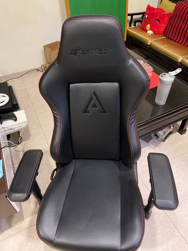 Gaming chair, Furniture & Home Living, Furniture, Chairs on Carousell