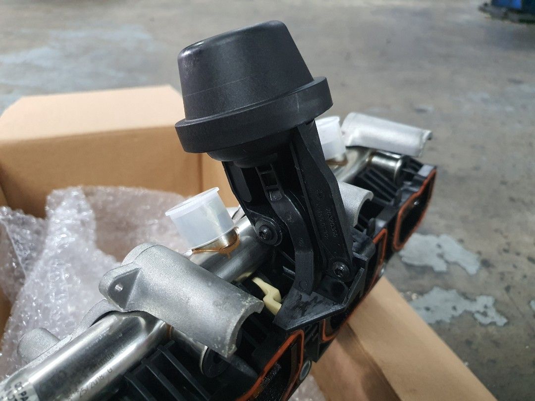 Intake manifold runner flap RH bank 1 Cylinder 1-5, Car Accessories ...