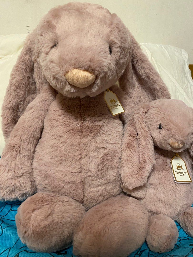 Jellycat Bashful Luxe Bunny Rosa medium and Huge, Hobbies & Toys, Toys & Games on Carousell
