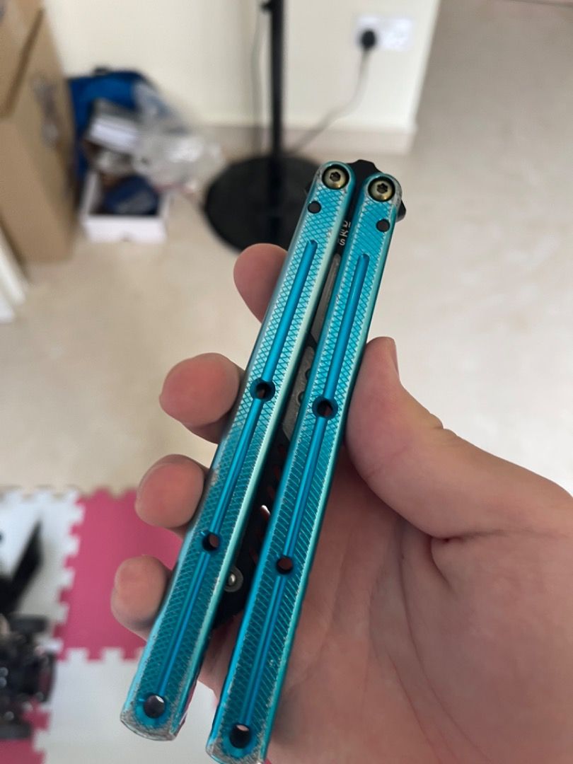 Krake Raken v2.5 authentic balisong/butterfly knife trainer, Hobbies ...