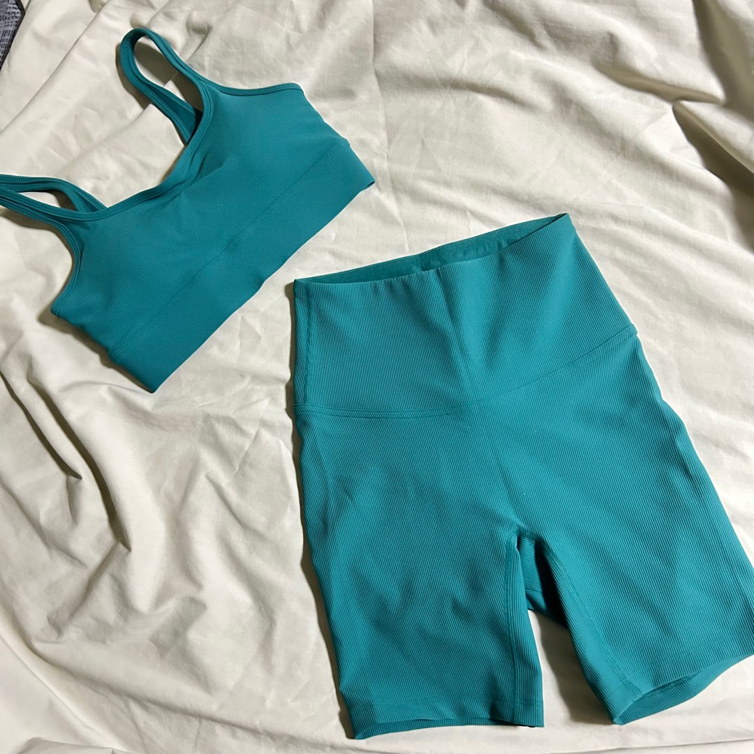 Laguna Green Workout Set, Women's Fashion, Activewear on Carousell