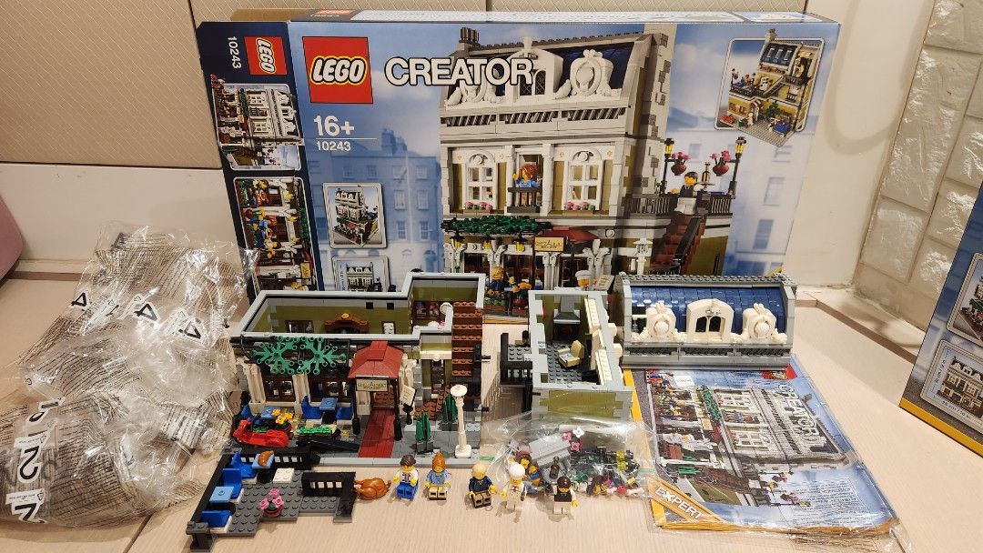 LEGO 10243 連盒 已開盒, 興趣及遊戲, 玩具 & 遊戲類 - Carousell
