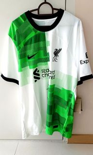 Liverpool 23/24 Home and Away Kit, Men's Fashion, Activewear on Carousell