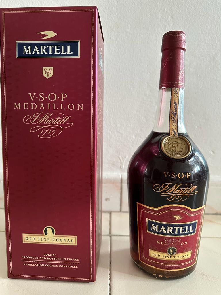 Martell V.S.O.P Medaillon Martell 1715, Food & Drinks, Alcoholic Beverages on Carousell