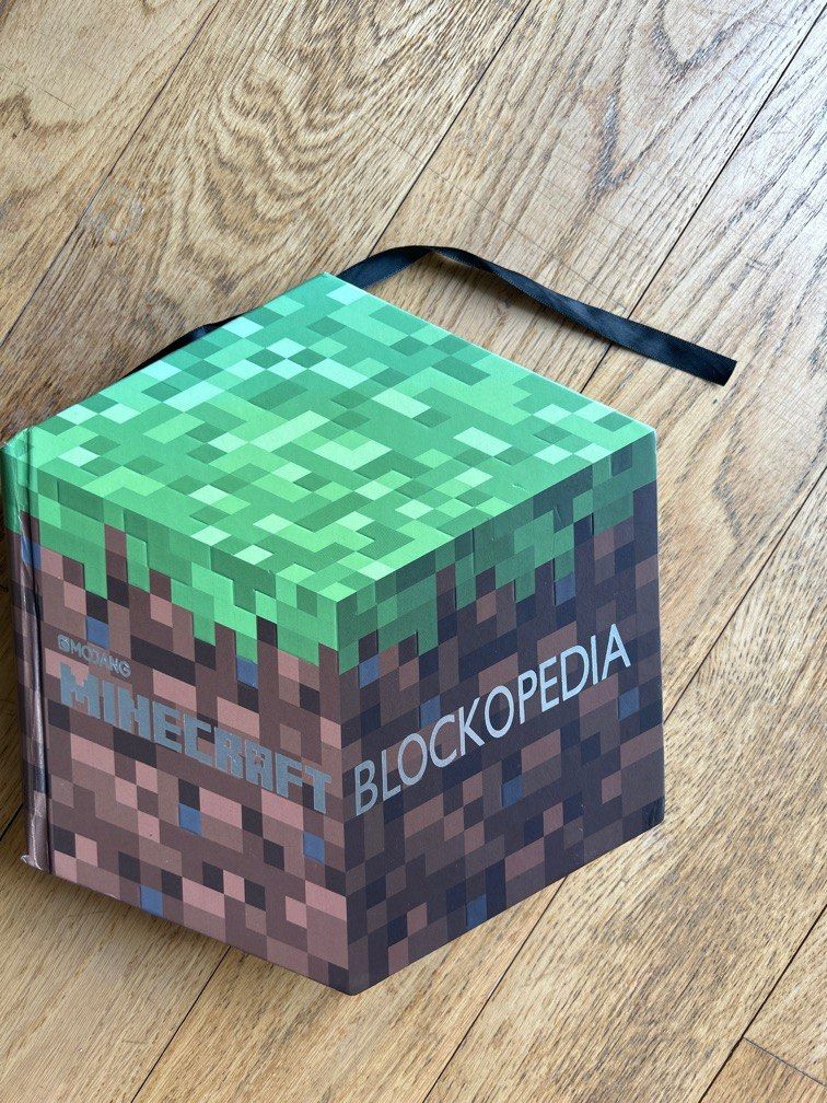 Minecraft Blockopedia, Hobbies & Toys, Books & Magazines, Comics & Manga on Carousell