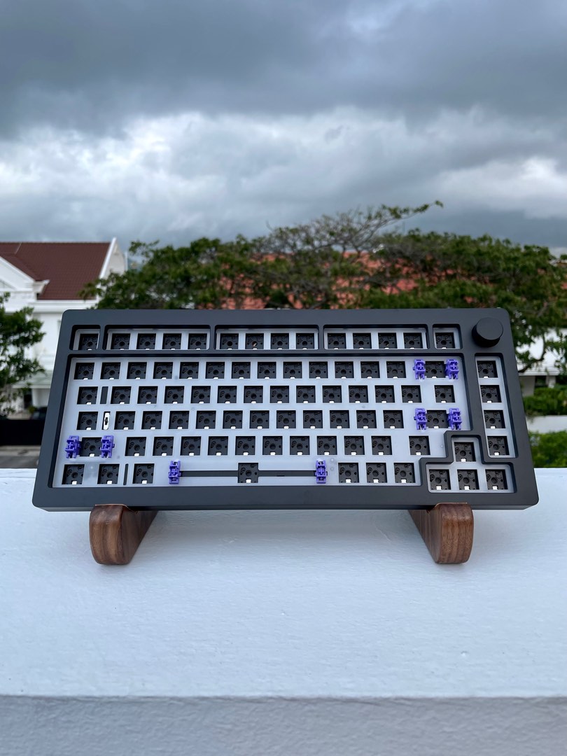 Monsgeek M1W barebones kit, Computers & Tech, Parts & Accessories ...