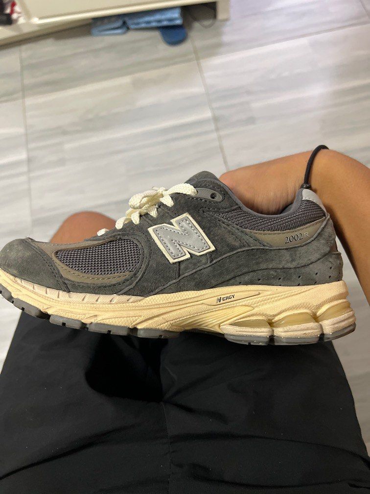 New balance 2002r, 男裝, 鞋, 波鞋 - Carousell