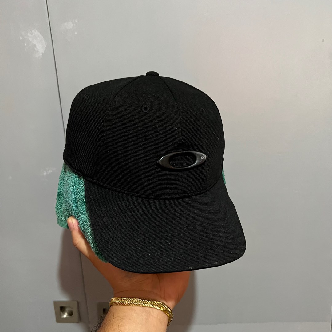 Oakley cap (authentic), Men's Fashion, Watches & Accessories, Caps ...