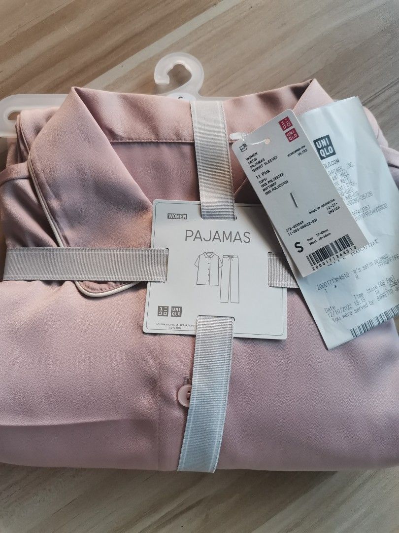 original uniqlo satin pajama set, Women's Fashion, Undergarments ...