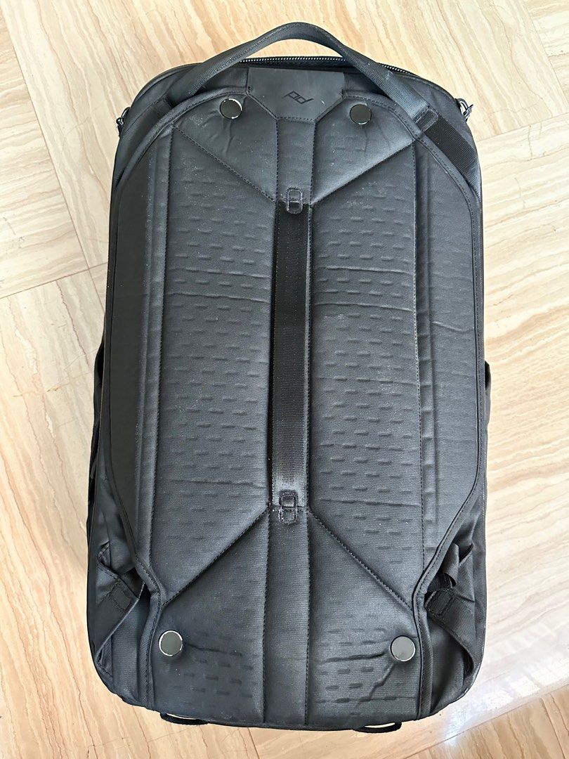 Peak Design travel backpack 45L black with original Peak Design rain ...