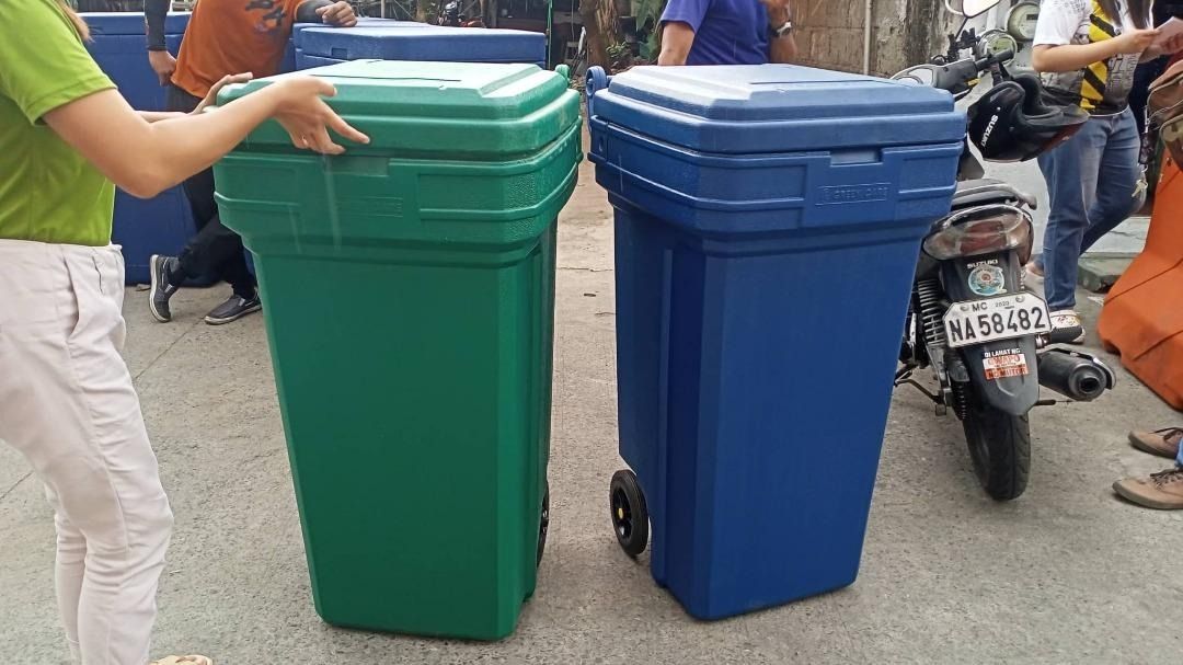 ROLLER KING BIN, Furniture & Home Living, Cleaning & Homecare Supplies ...