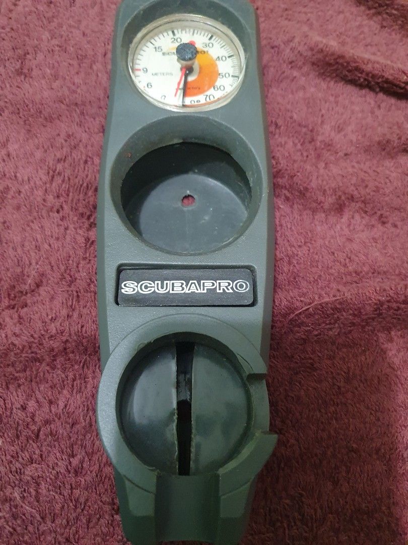 SCUBAPRO Depth Gauge with Console, Sports Equipment, Other Sports ...