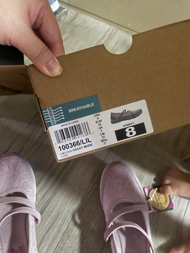 Skechers us8, Women's Fashion, Footwear, Flats on Carousell