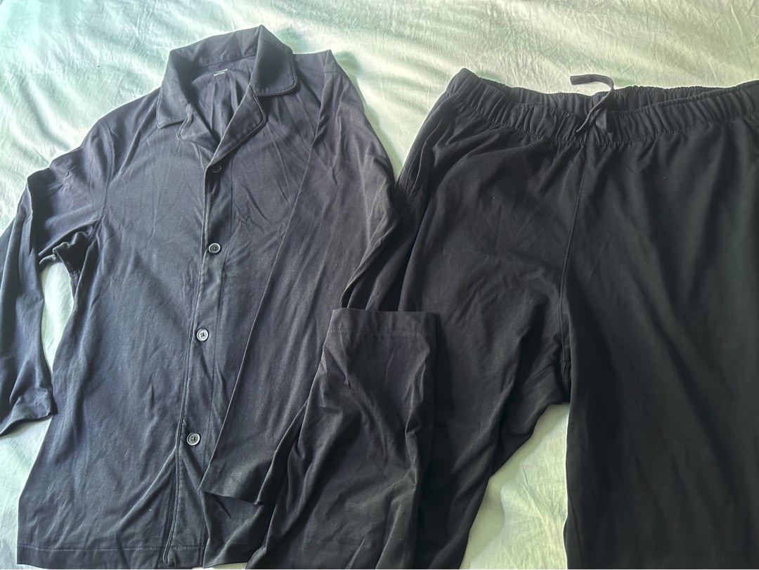 Sleepwear set - uniqlo, Men's Fashion, Tops & Sets, Sleep and ...