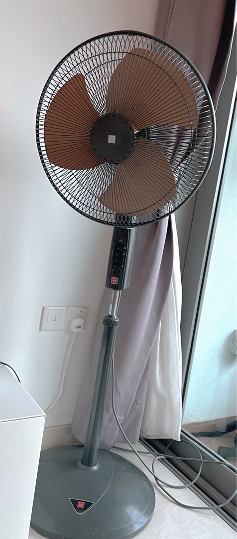 Stand fan, Furniture & Home Living, Lighting & Fans, Fans on Carousell