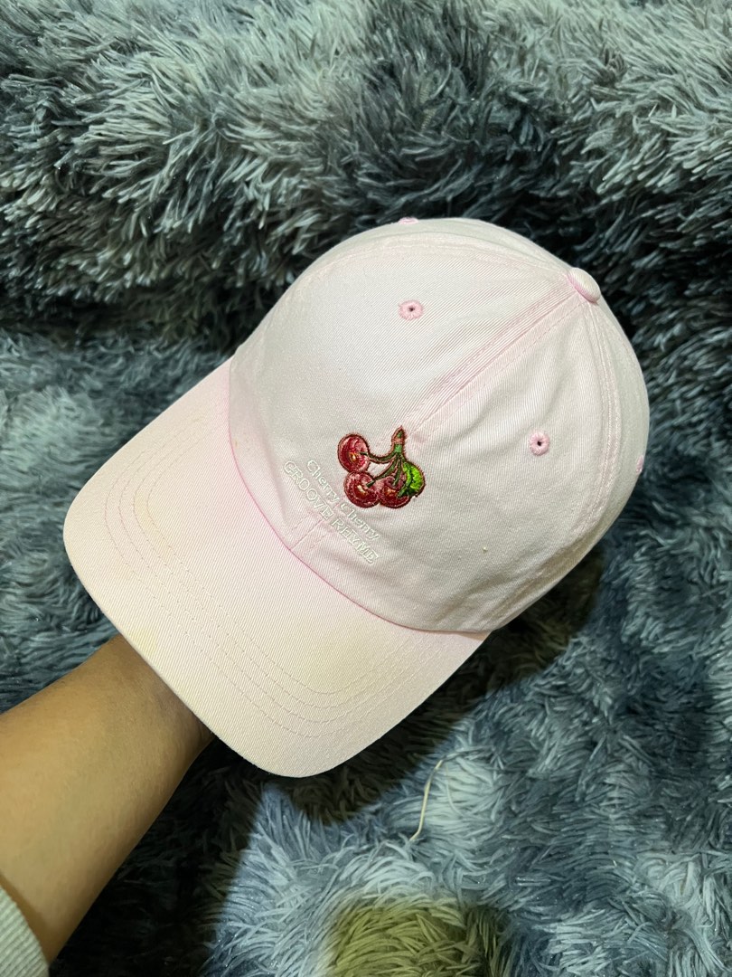 Topi caps Pink Cerry, Fesyen Wanita, Aksesoris di Carousell