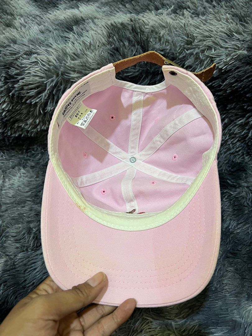 Topi caps Pink Cerry, Fesyen Wanita, Aksesoris di Carousell