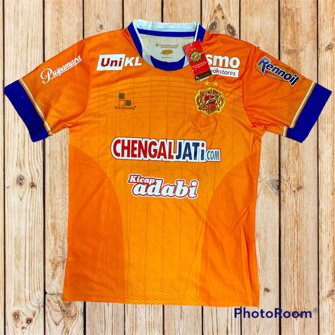 TRW Kelantan 2015 Keeper Jersey Jersi Baju Sukan Bola GK, Women's Fashion, Activewear on Carousell