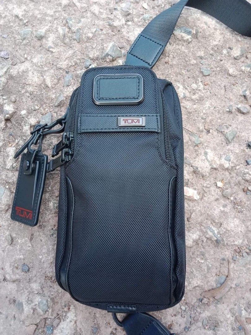 Tumi Alpha Compact Sling Bag Black not Porter Yoshida Tokyo, Fesyen ...