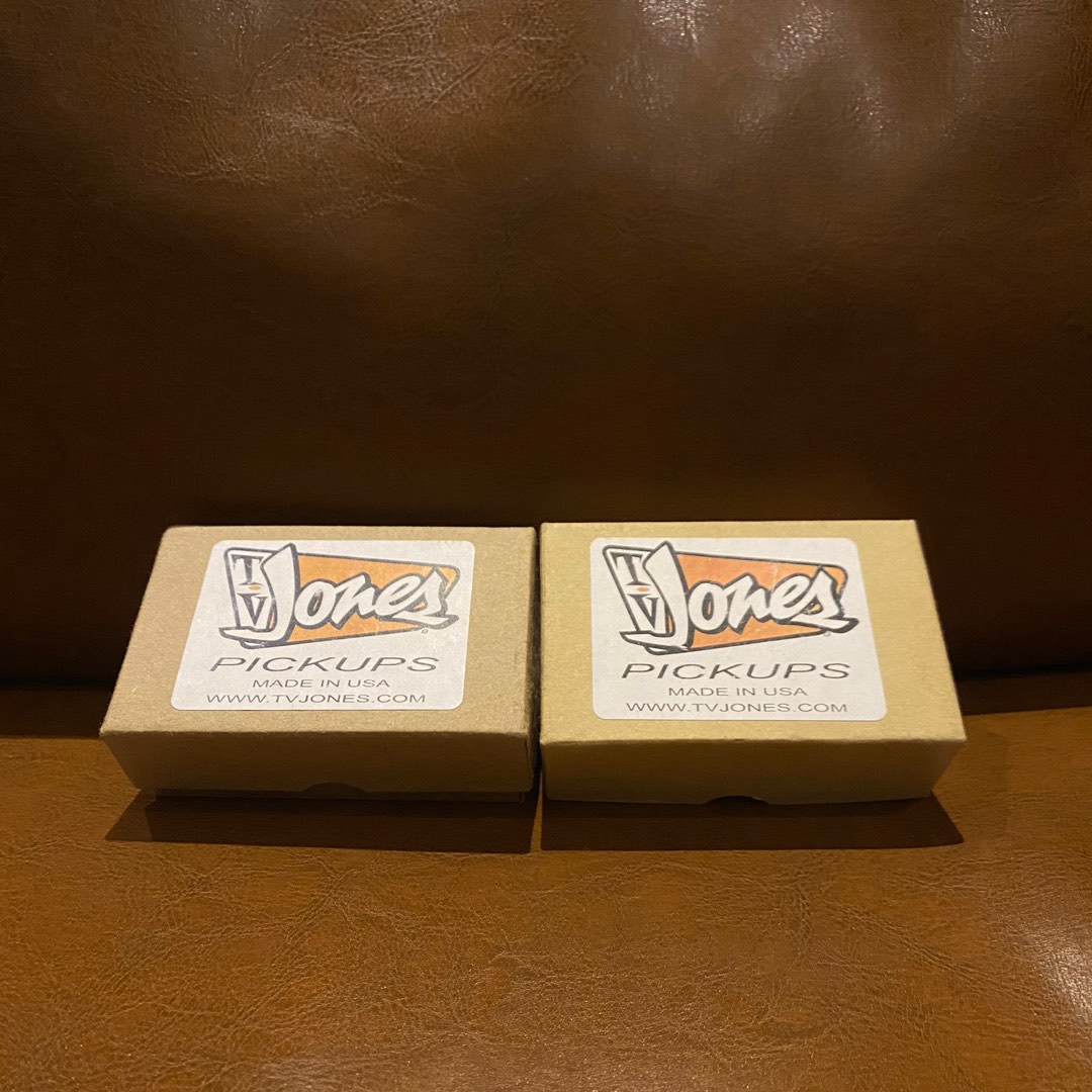TV Jones pickups supertron classic gold, Hobbies & Toys, Music & Media ...