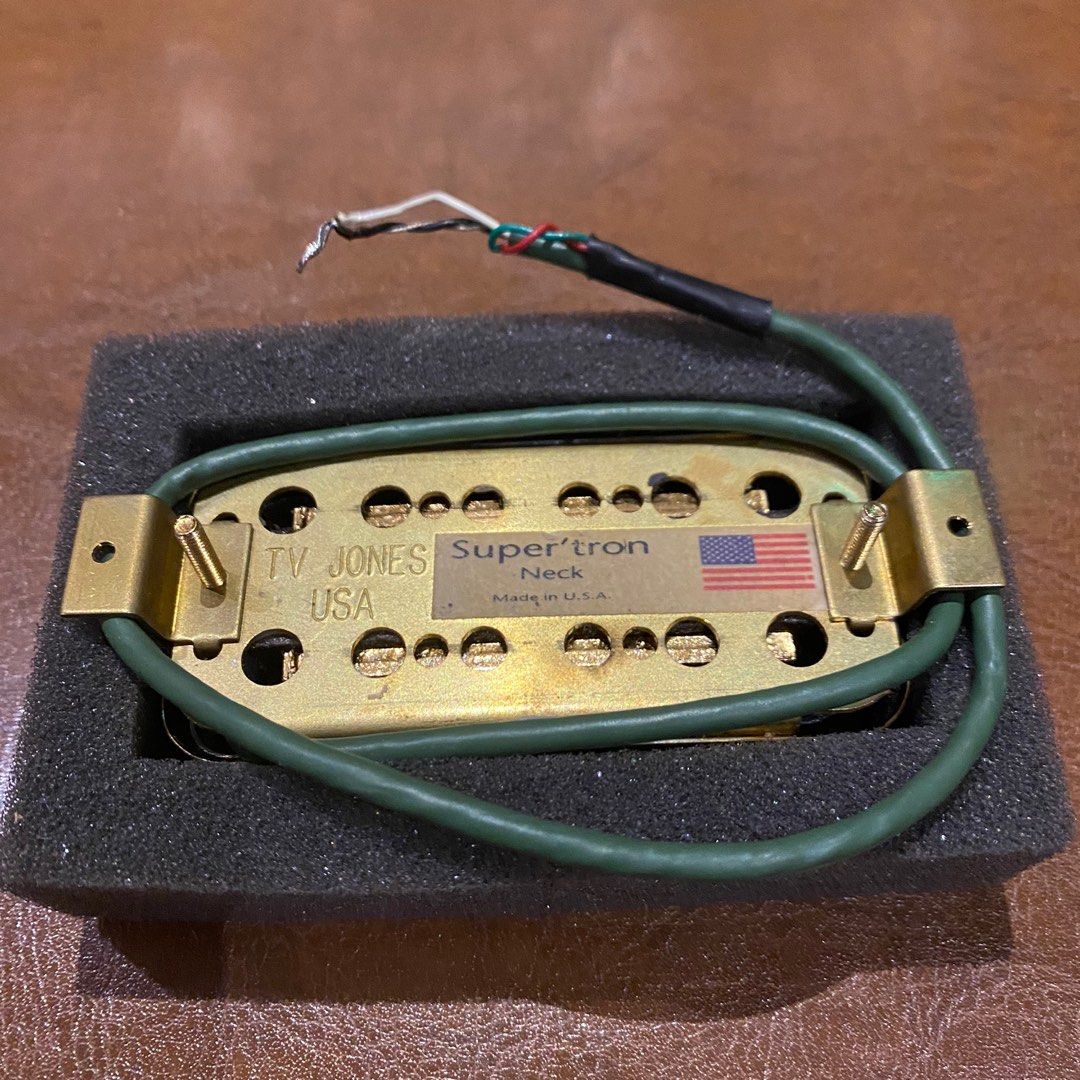 TV Jones pickups supertron classic gold, Hobbies & Toys, Music & Media ...